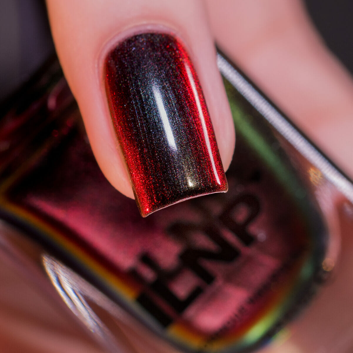 ILNP Eclipse - Black to Red Ultra Chrome Nail Polish